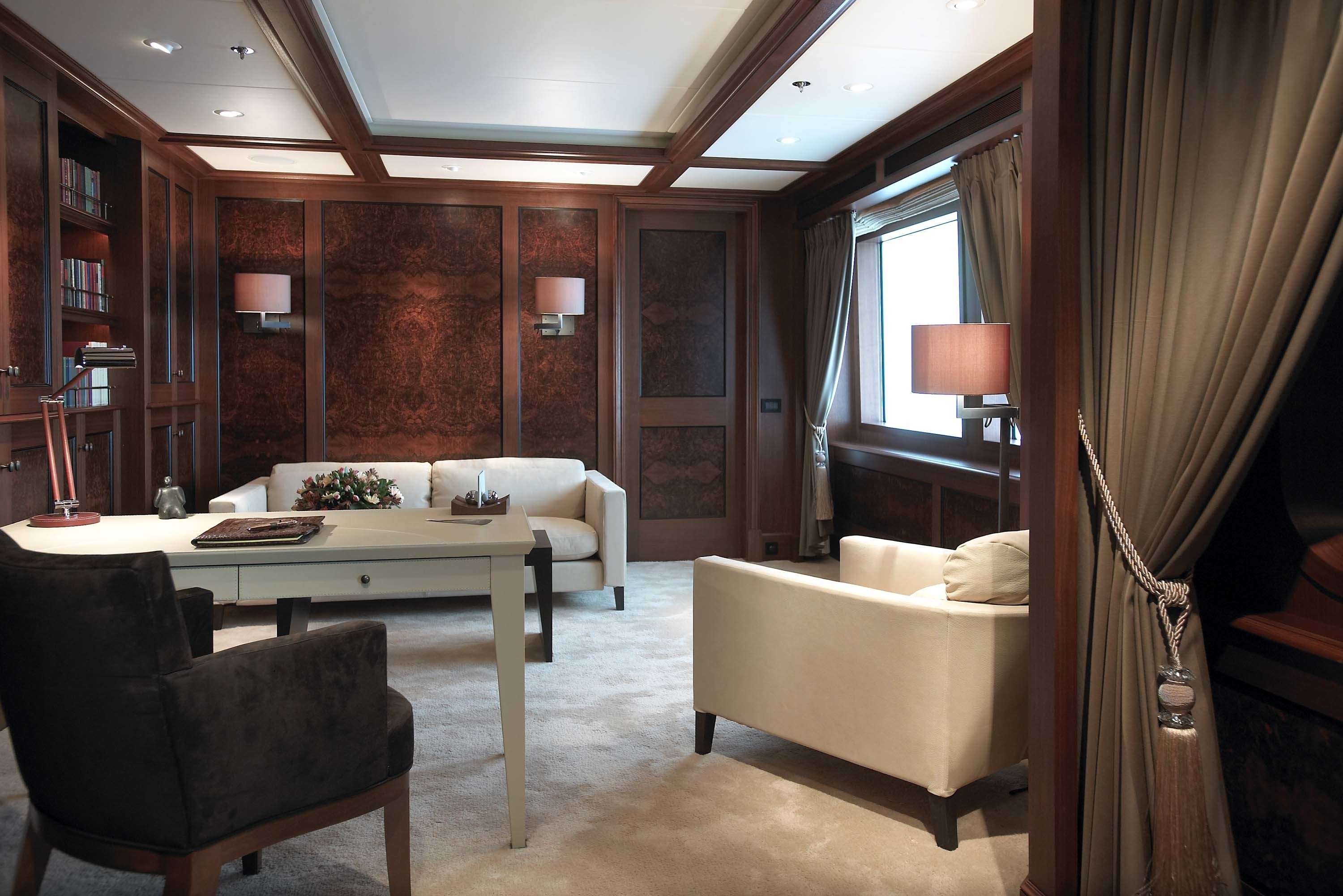 Yacht UTOPIA, Feadship | CHARTERWORLD Luxury Superyacht Charters